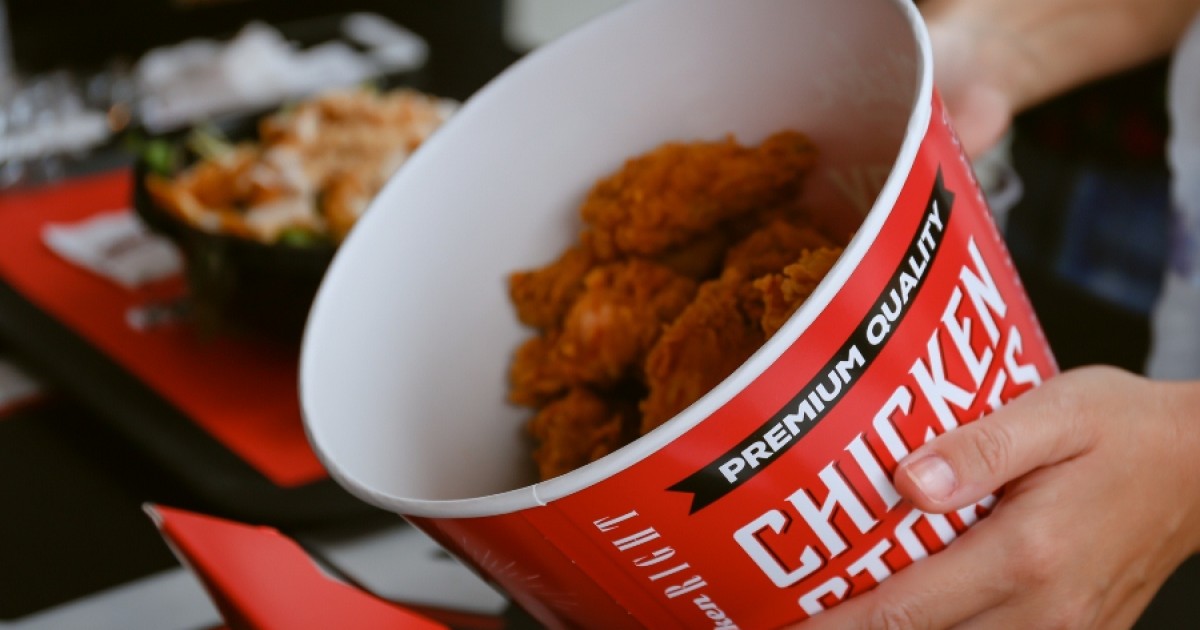 Chicken Stories στην Αγία Παρασκευή, όταν τα ελληνικά κοτόπουλα ...