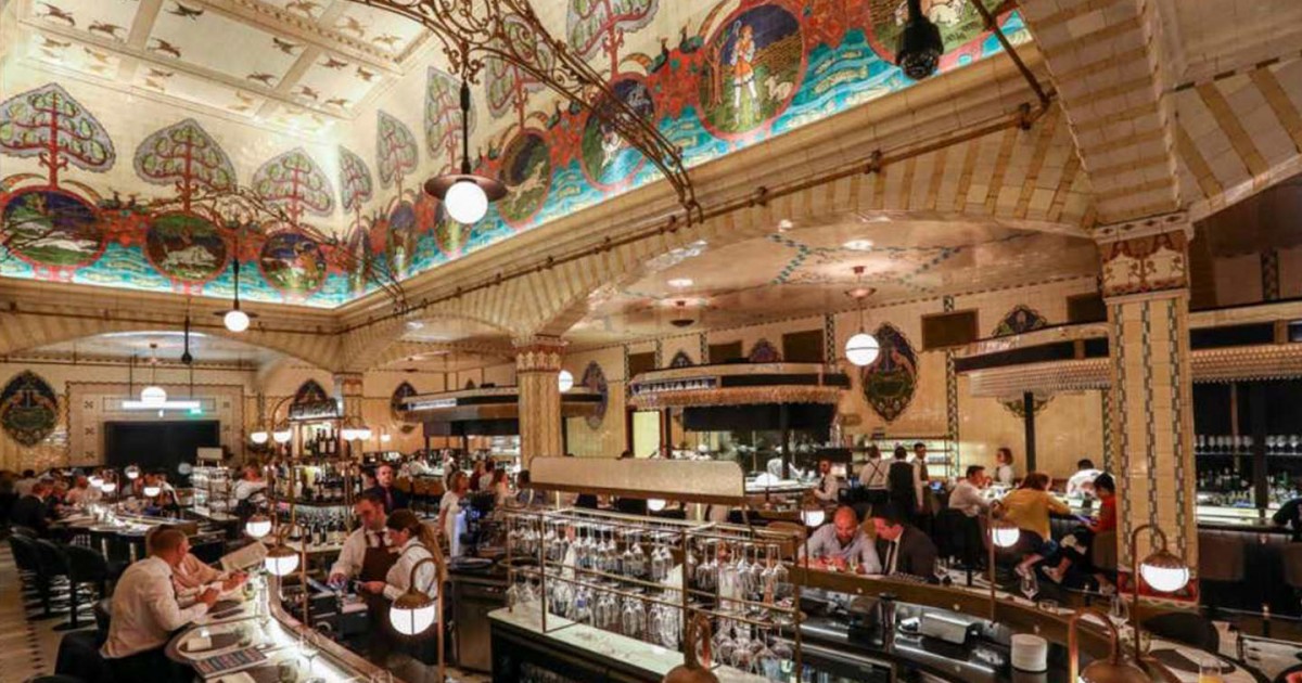 Το ανανεωμένο Dining Hall του Harrods άνοιξε τις πόρτες του.